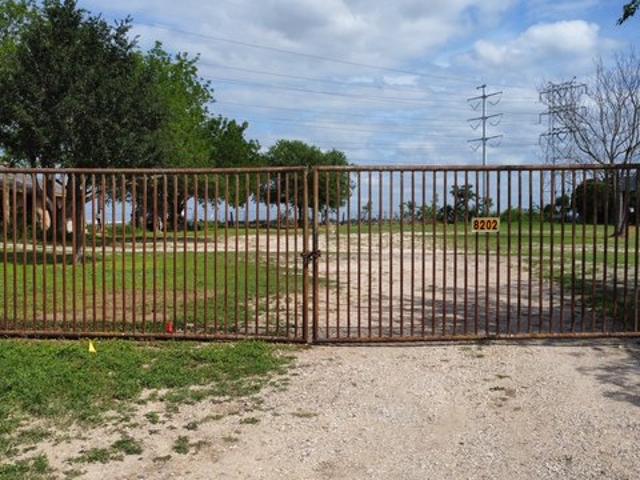 8202 New Laredo Hwy Lot TR2, San Antonio, TX 78211