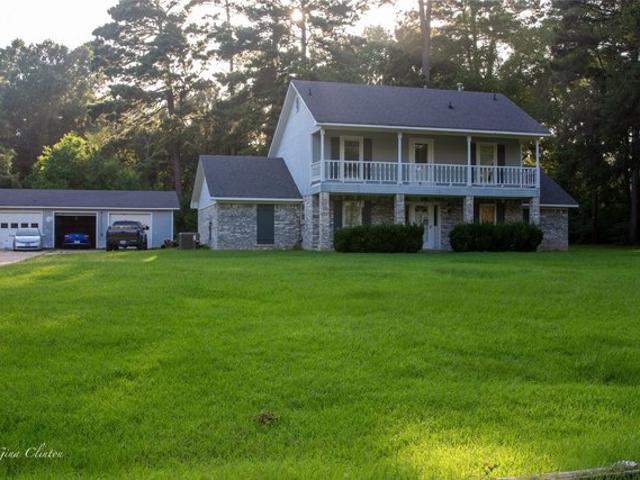 8202 Clint Dr, Shreveport, LA 71108