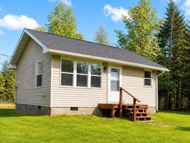 8202 County 503 Cc Rd, Rapid River, MI 49878