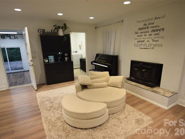 8202 Lawyers Road