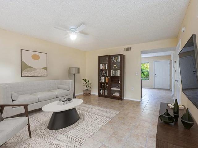 8203 NW 31st Ave, Gainesville, FL 32606