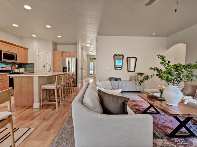 8203 N Sunbelt Avenue