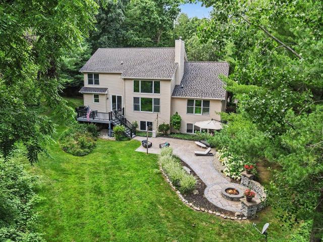8203 Barony Point