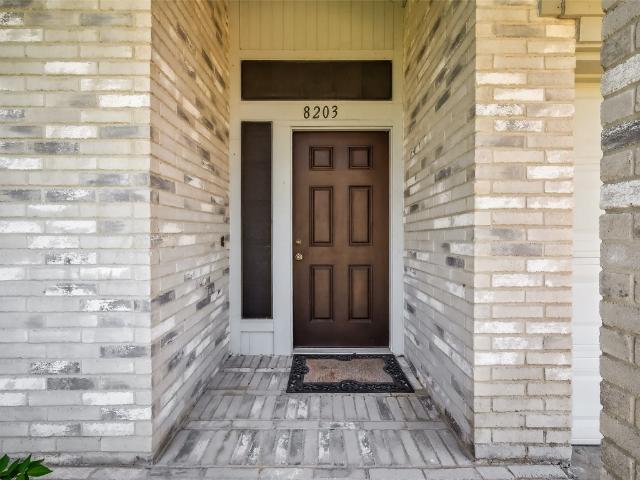 8203 Paddington Place Drive