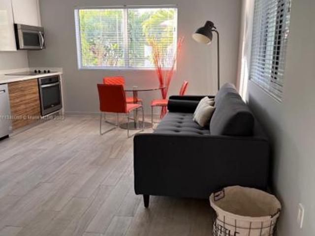 820 15th St #205, Miami Beach, FL 33139