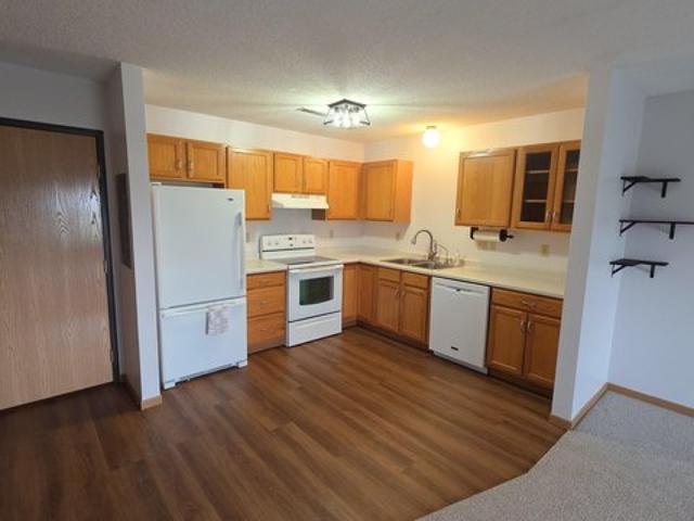 820 1st St NE Apt 109, Hartley, IA 51346