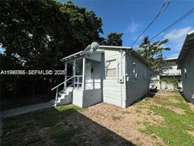 820 21st St, Unit C, West Palm Beach, FL 33407 | MLS #A11999 | Compass