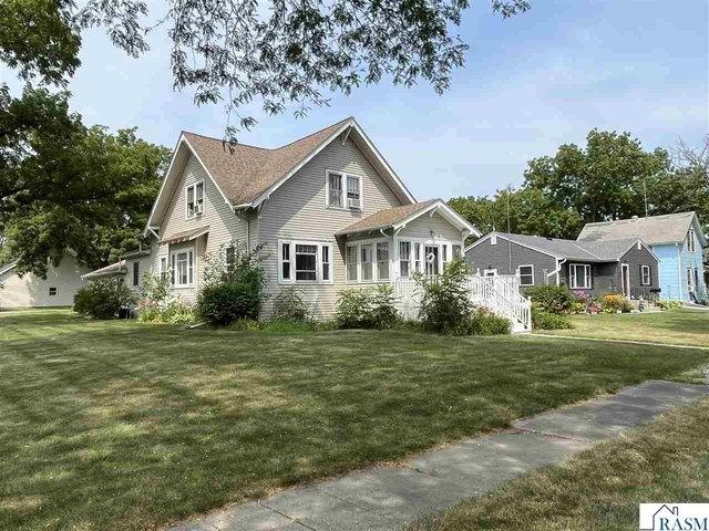 820 8th St S, Saint James, MN 56081