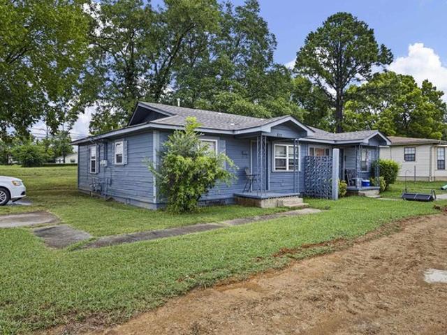 820 and 822 Pine St, Conway, AR 72032