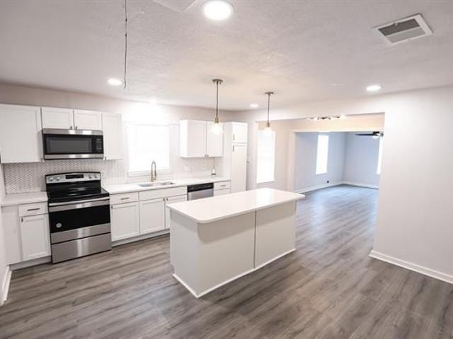 820 Allen St, Denton, TX 76205