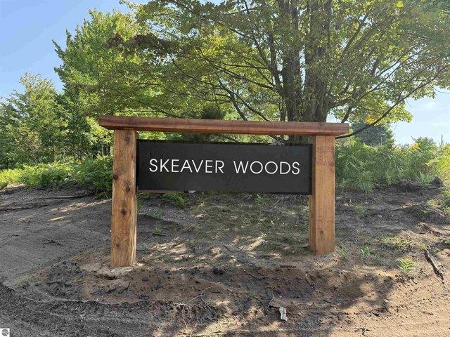 820 Backcountry Dr, Traverse City, MI 49696
