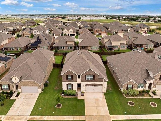 820 Basket Willow Ter, Fort Worth, TX 76052