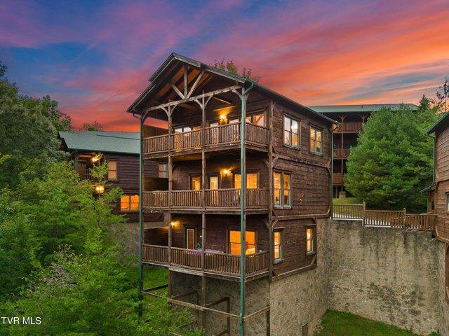 820 Great Smoky Way, Gatlinburg, TN 37738