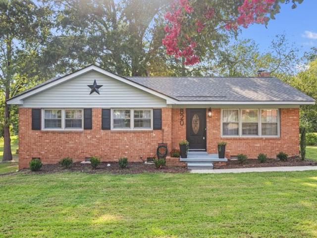 820 Greenwich St, Raleigh, NC 27610