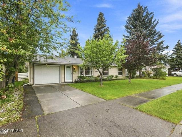 820 Dogwood St, Anchorage, AK 99501