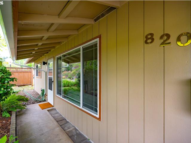 820 E 35TH AVE