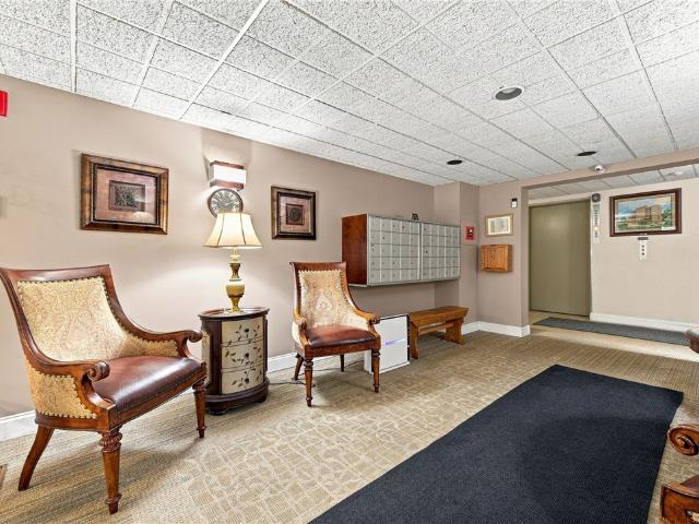 820 E Beau St. 5J