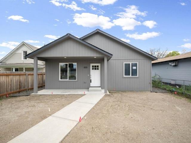 820 E Crown Ave, Spokane, WA 99207