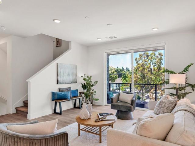 820 E Duane Ave 5