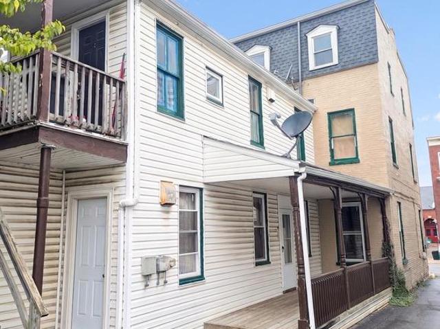 820 E Market Street