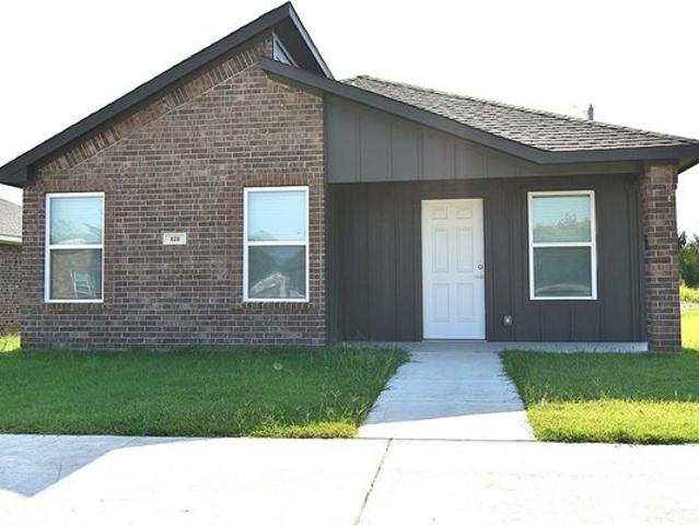 820 Elm St, Achille, OK 74868