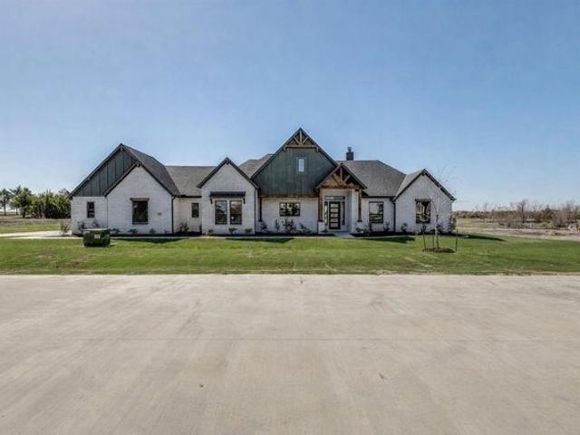 820 Evergreen Way, Nevada, TX 75173