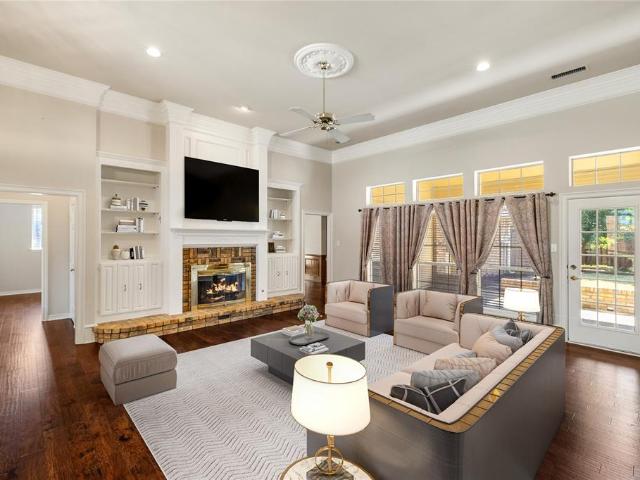 820 Foxwood Lane