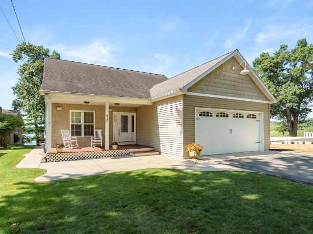 820 Forest Drive