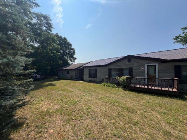 820 Old County Farm St, Harrison, MI 48625