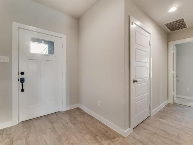 820 Lakeview Drive