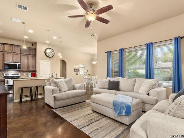 820 Mission Hills