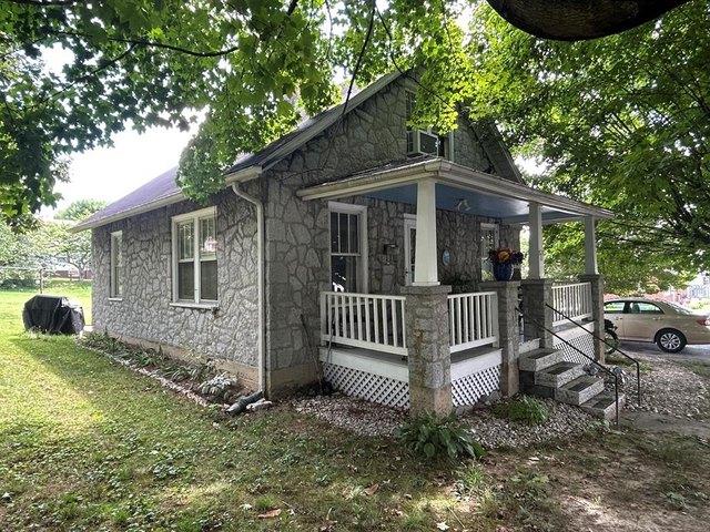 820 N 3rd St, Wytheville, VA 24382