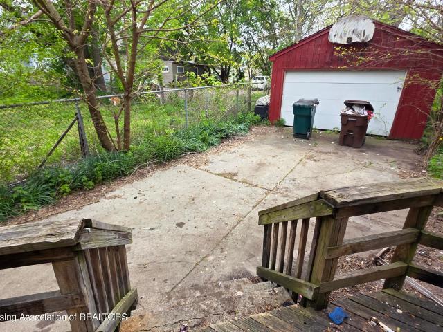 820 N Seymour Avenue