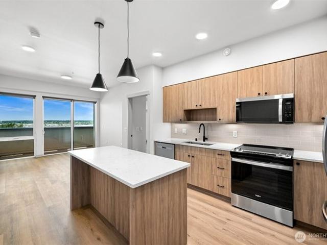 820 N State St Unit 614, Bellingham, WA 98225