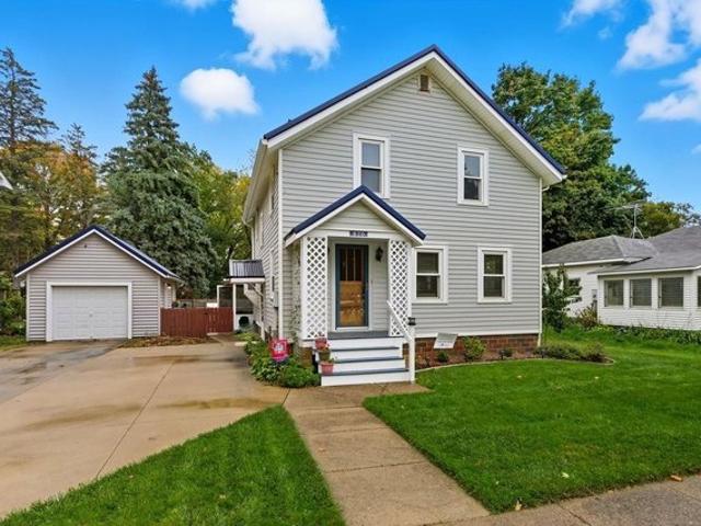 820 NW 2nd St, Waverly, IA 50677