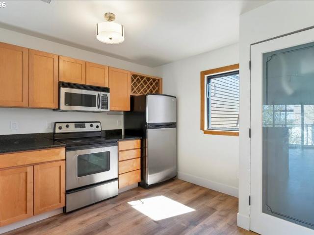 820 NW Naito Pkwy, Unit G11, Portland, OR 97209 | MLS #563830