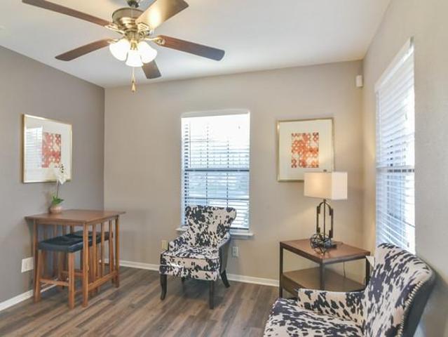 820 Southeast Parkway