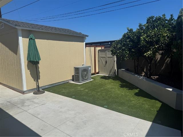 820 Saint Clair 1
