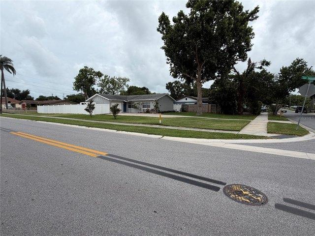 820 San Salvador Dr, Dunedin, FL 34698