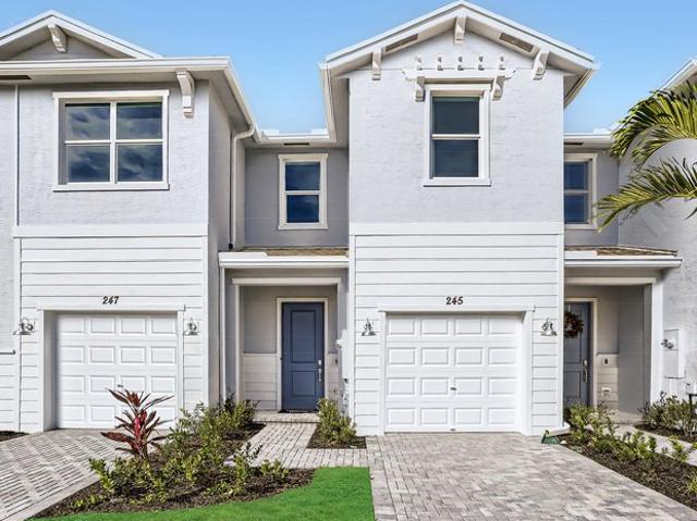 820 SE Grovebush Ln, Port Saint Lucie, FL 34984