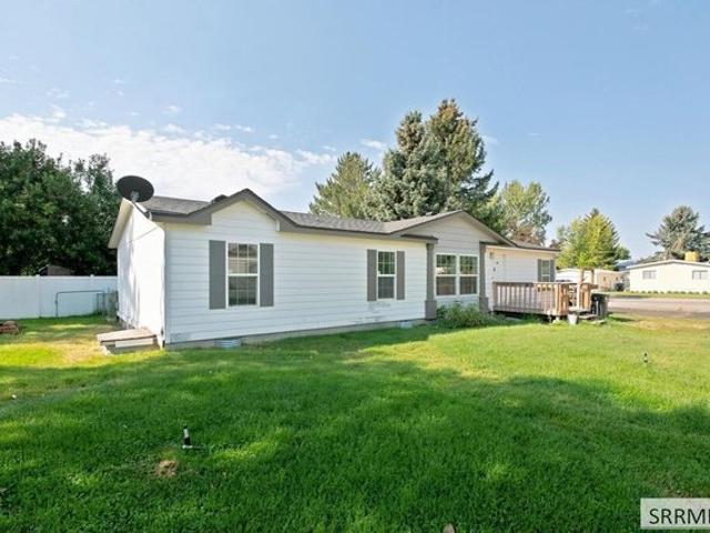 820 Singletree Ln, Idaho Falls, ID 83402