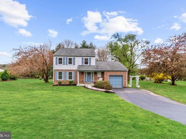 820 Plumtry Dr, West Chester, PA 19382