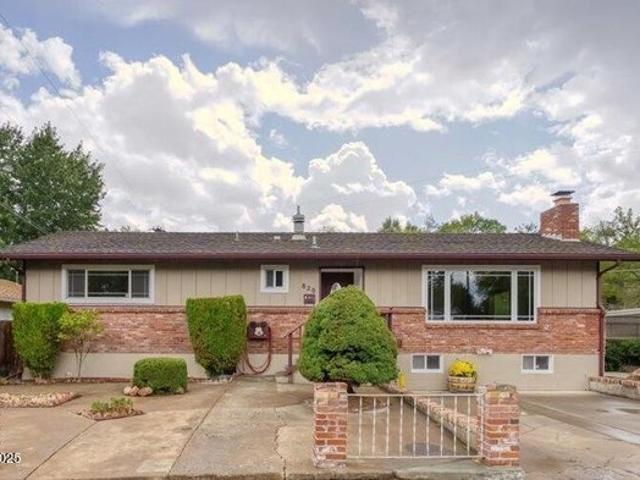 820 Rosewood Dr, Reno, NV 89509