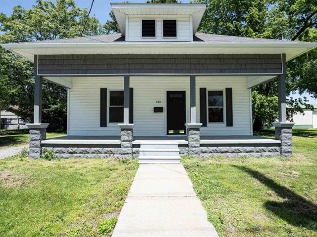 820 W Maplewood St, Marion, IL 62959