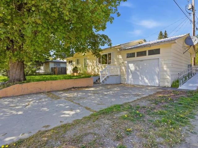 820 W Spruce St, Newport, WA 99156
