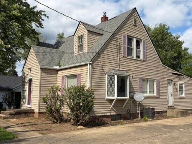 820 Woodlawn Avenue NW