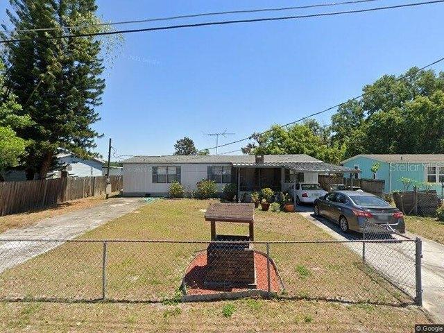 820 Water Oaks Dr, Winter Haven, FL 33880