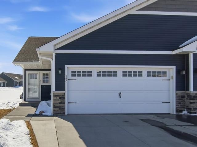 820 Willow Ct, Eau Claire, WI 54703