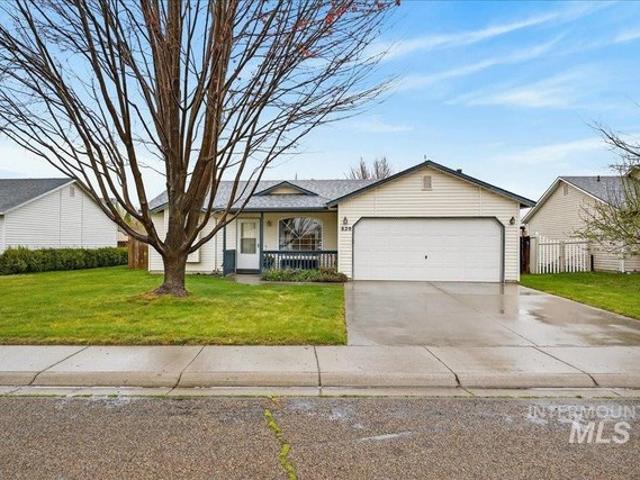 820 Valley St, Middleton, ID 83644