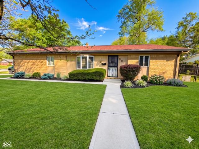 8214 Forsythia Ct, Indianapolis, IN 46219 | MLS #22096 | Compass